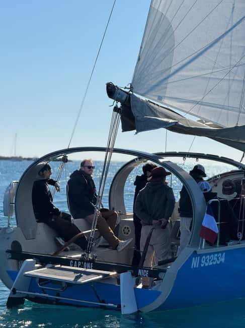 Golfe-Juan: Discover the Art of Sailing on a Scenic Cruise