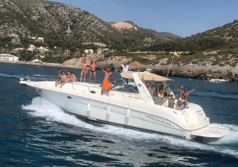 Gran Canaria: Shared yacht excursion with beverages, lunch and snorkeling