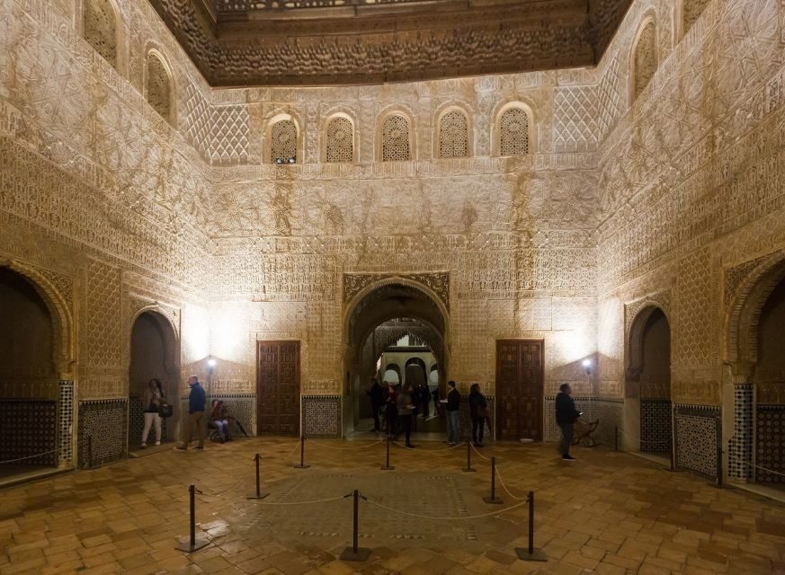 Granada: Alhambra and Nasrid Palaces Private Tour - Why Choose This Tour? Key Points