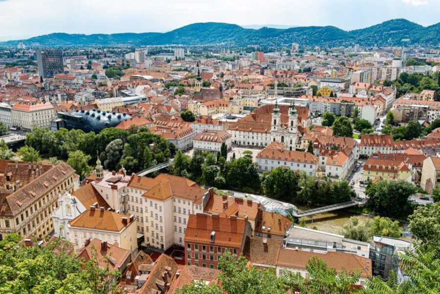 Graz: Express Walk with a Local in 60 minutes