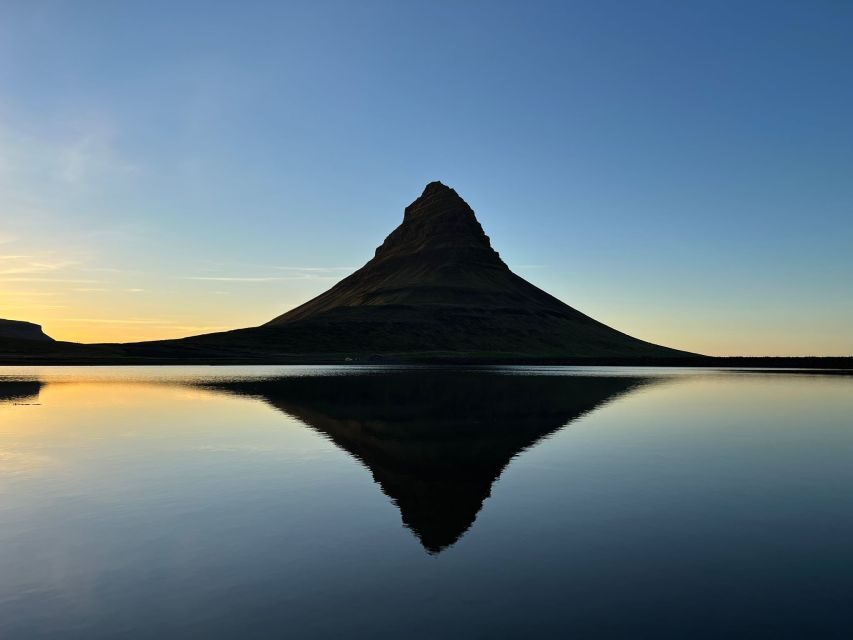 Grundarfjörður: Midnight Sun Kayaking Adventure