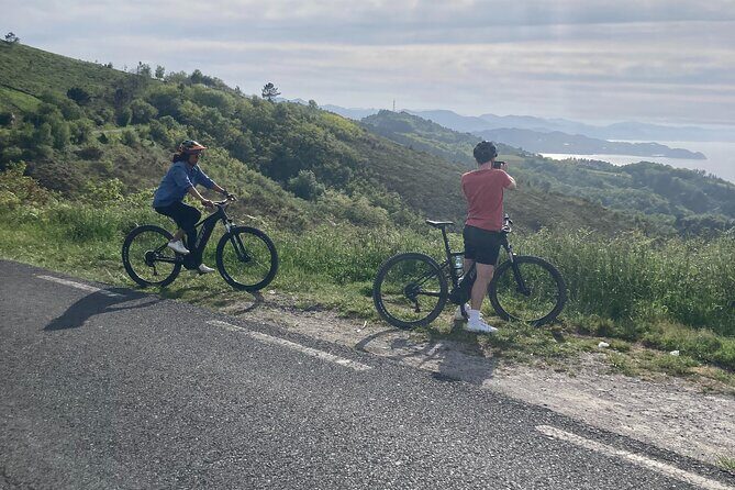 Guided Electric Mountain Bike Tour in Gipuzkoa
