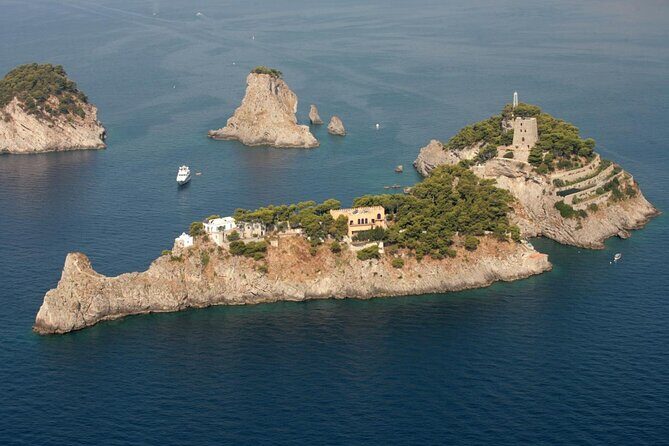 Guided Kayak Walk in Crapolla