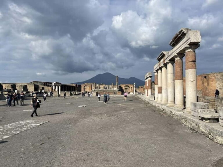 Guided Tour Pompeii And Vesuvius from Positano Skip the Line - The Itinerary in Detail