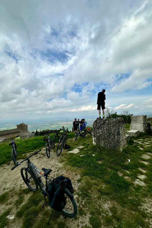 Half Day E-bike tour To highlights around Cortona