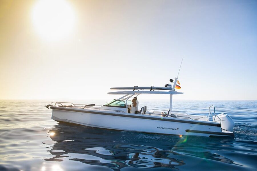 Half-Day Private Swimming Cruise along the Athenian Riviera