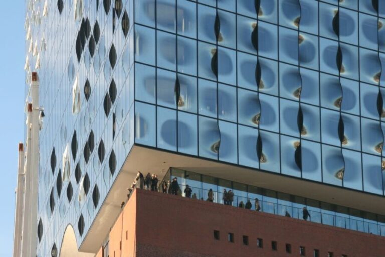 Hamburg: Guided Walking Tour - Exploring Hamburg on Foot: What You Can Expect