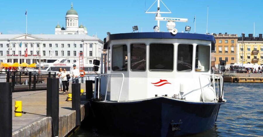 Helsinki: Suomenlinna and Lonna Hop-on Hop-off Cruise