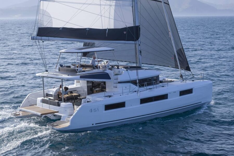 Heraklion: Dia Island Ultimate Catamaran Cruise with Meal
