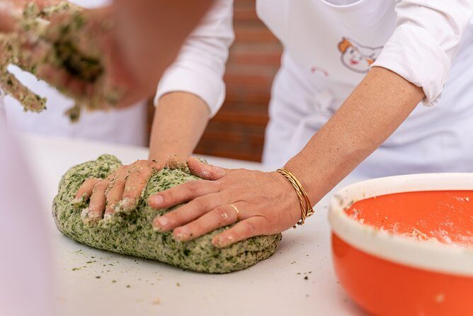 Home Cooking Class & Meal with a Local in Montepulciano