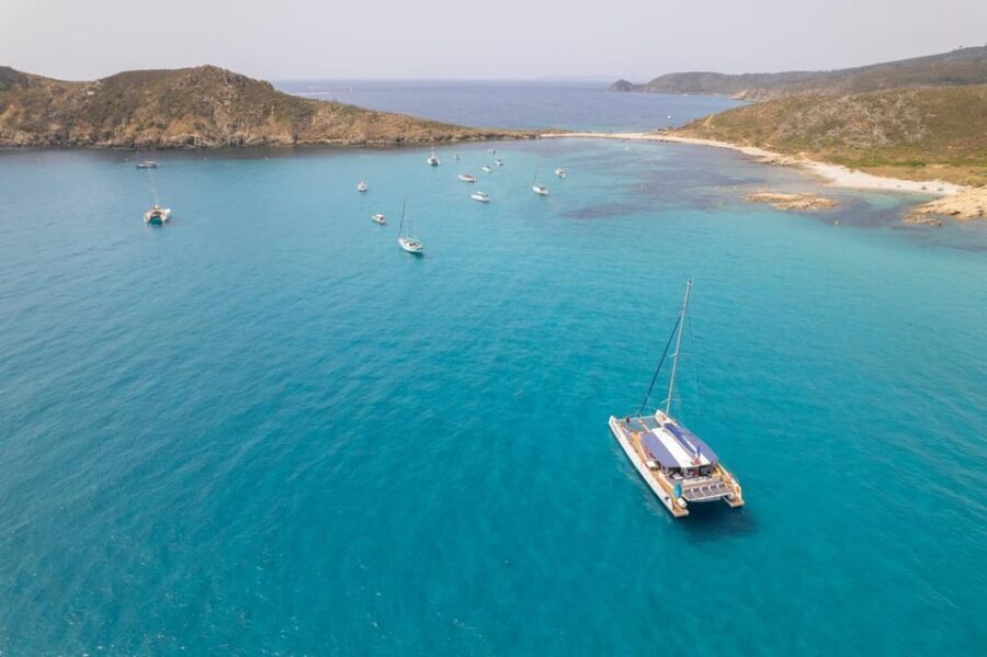 Hyères, Brégançon & Porquerolles : Full-Day cruise with Meal
