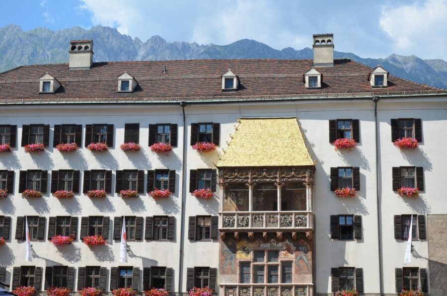Innsbruck: Express Walk with a Local in 60 minutes