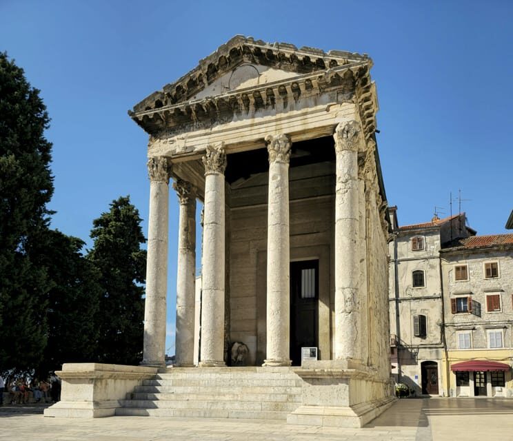 Istria in One Day: Private Tour with Wine & Oil Tasting