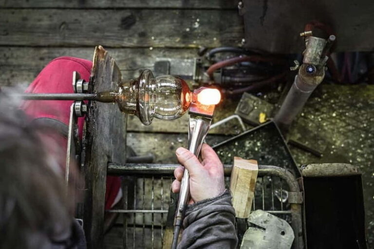 Karlovy Vary: Moser Glassworks Tour with Museum Entry - What You’ll Actually Do