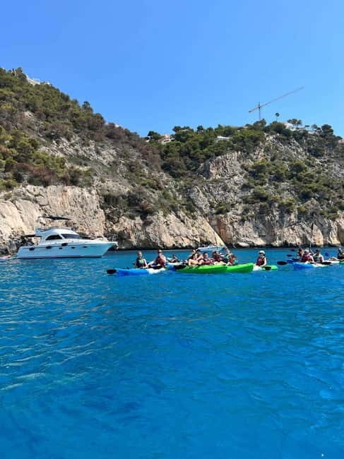 Kayak Granadella Excursión Guiada en Cuevas y Cala en Caló