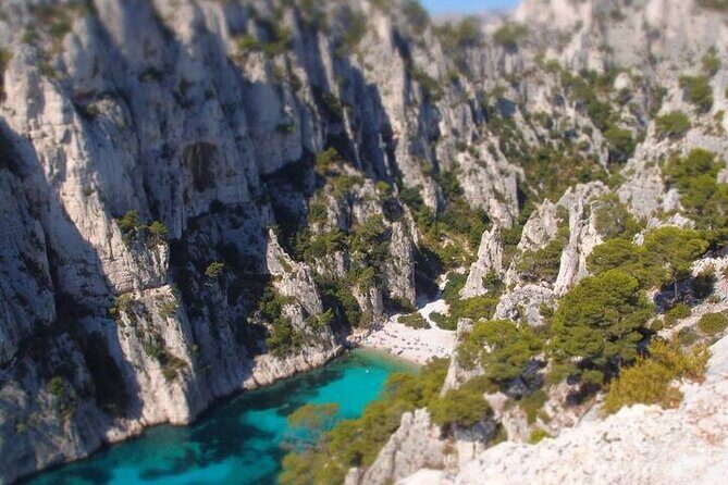 Kayak guided tour with a Local, Cassis Calanques National park