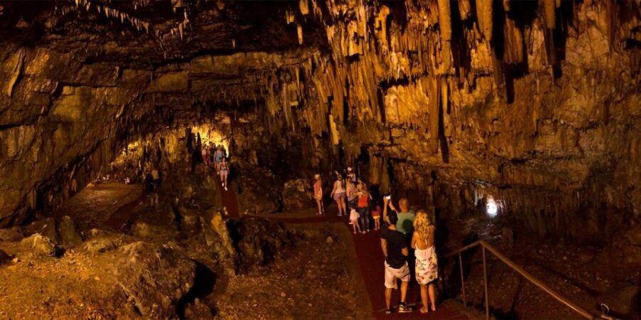 Kefalonia: Island Sightseeing Bus Tour with Hotel Transfer