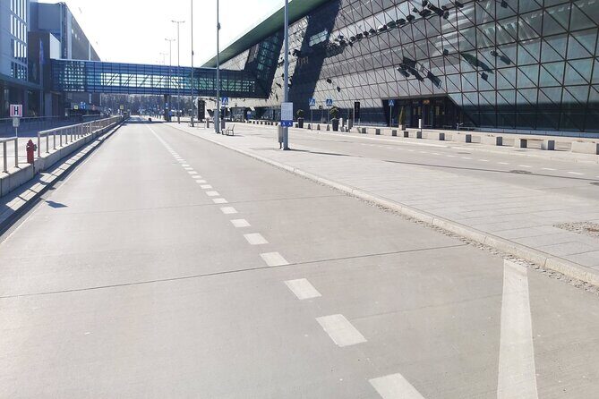 Kraków Balice Airport Transfer: Private One Way