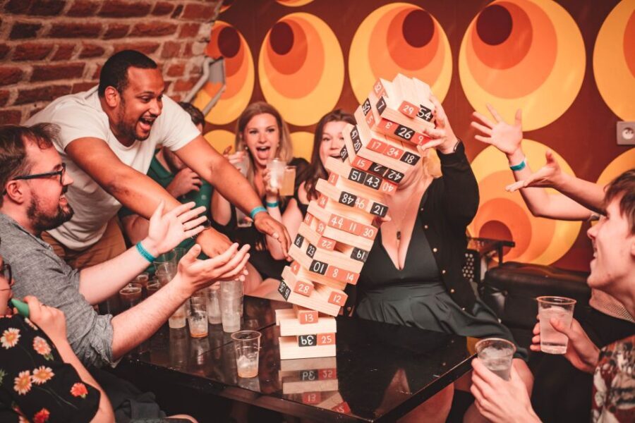 Krakow: Pub Crawl with 1 Hour of Unlimited Alcoholic Drinks