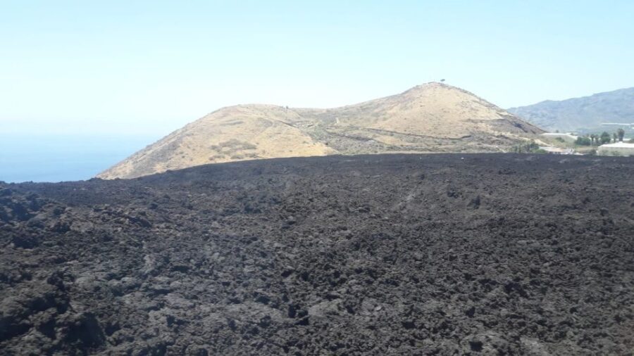 La Palma: San Antonio and Teneguia Volcanos Tour by 4x4 Bus