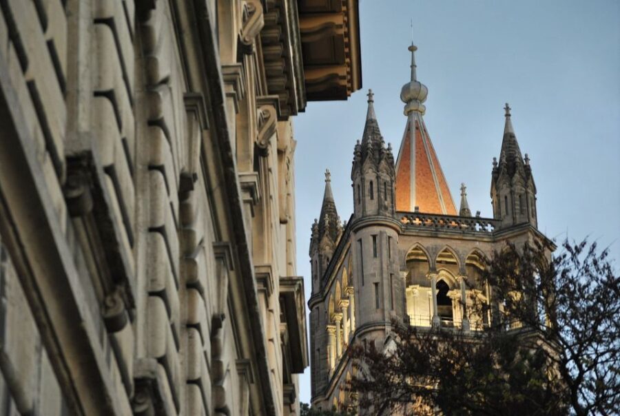 Lausanne: Express Walk with a Local in 60 minutes