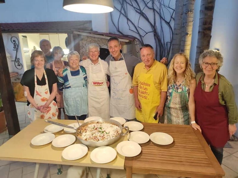 Lecce: Cooking class on fresh pasta in the garden of an old shed