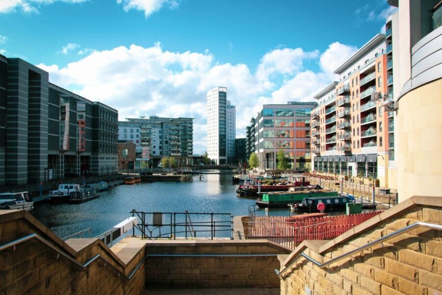 Leeds: Daily Guided City Center Walking Tour (10:30am)