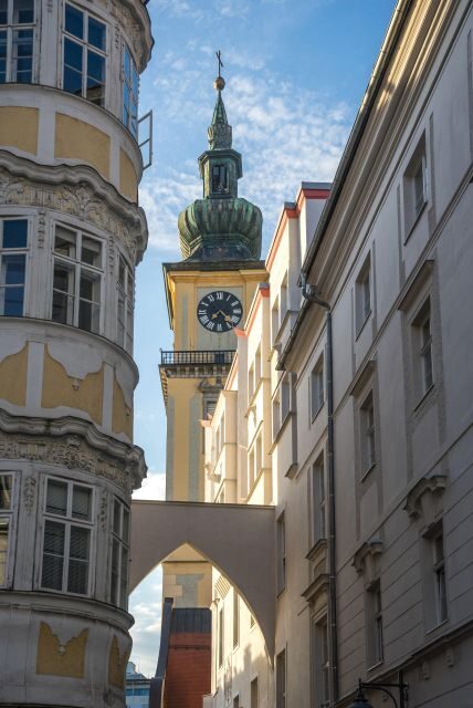 Linz Exploration: Private Walking Tour with Local Guide