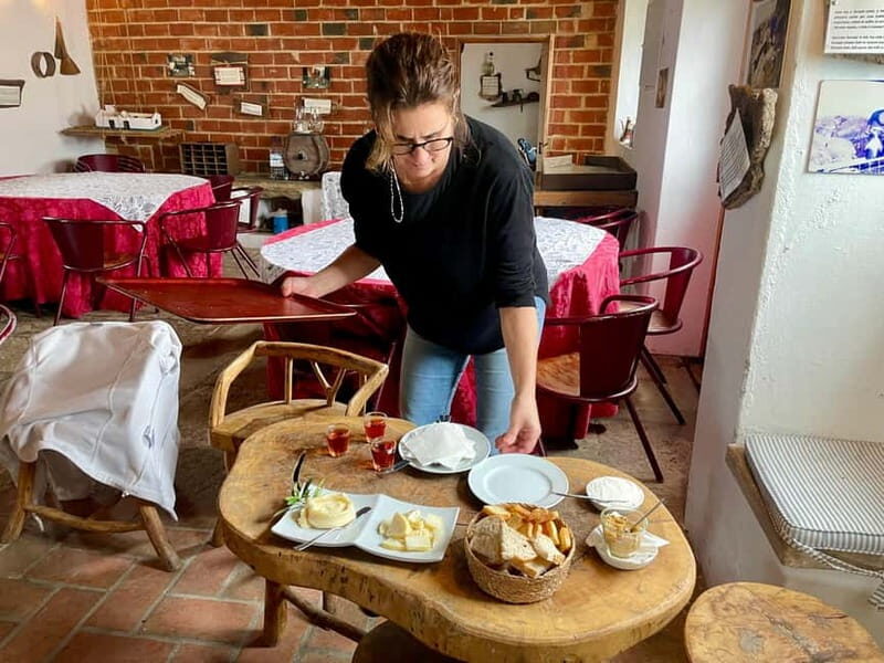 Lisbon: Azeitão Cheese Workshop with Wine & Food Tasting