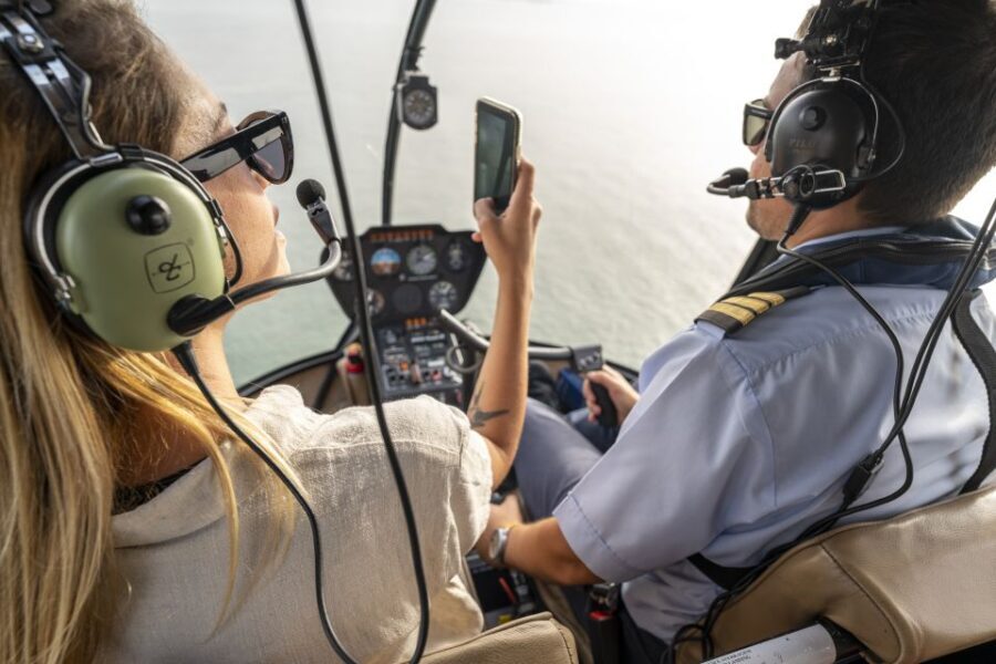 Lisbon: City and Coastline Sightseeing Helicopter Flight
