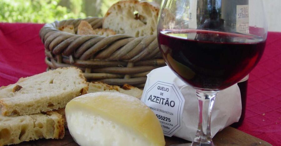 Lisbon: Day Tour of Azeitão, Arrábida, Setúbal, Palmela