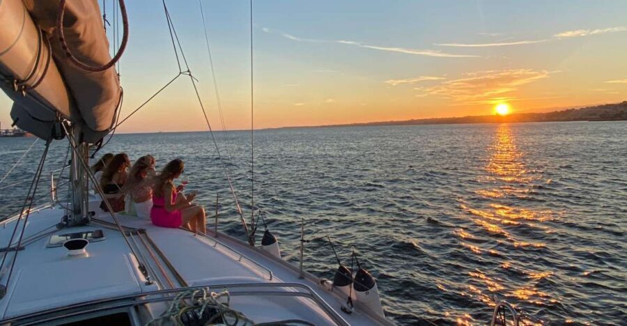 Lisbon: Tagus River Sailboat City Cruise