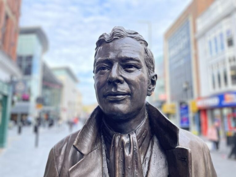 Liverpool: Beatles Highlights Walking Tour - The Itinerary: A Walk Through Beatles-Land