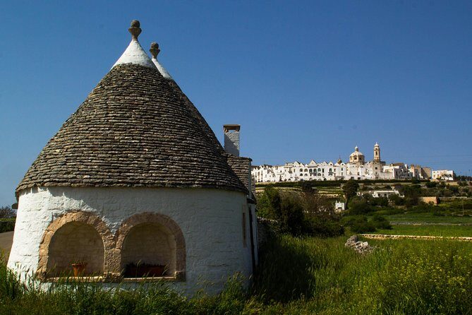 Locorotondo 2-hour private tour: a place to fall in love with