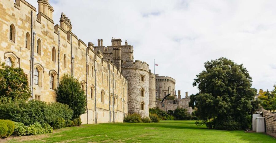 London: Windsor Castle, Stonehenge & Bath Full-Day Tour