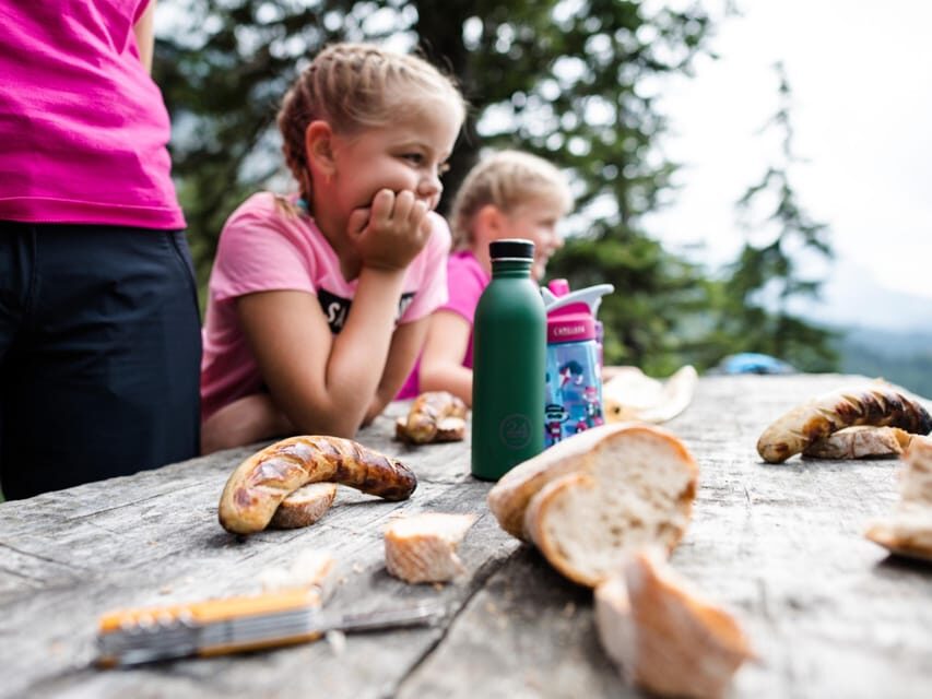 Lucerne: Guided hike on the Pilatus with barbecue experience