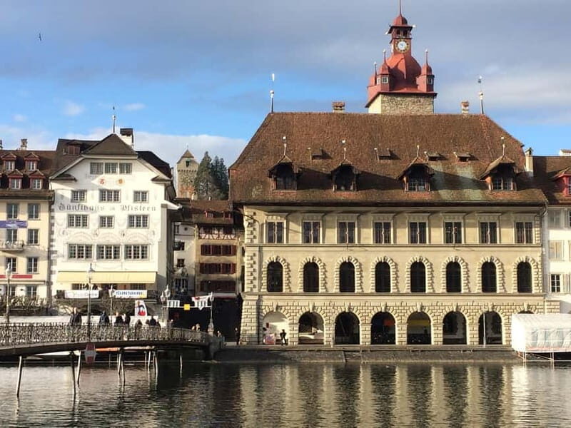 Lucerne: One-Hour Classic City Walk with Hotel Pickup