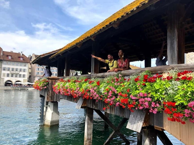 Lucerne: Private Walking Tour with Wine Tasting