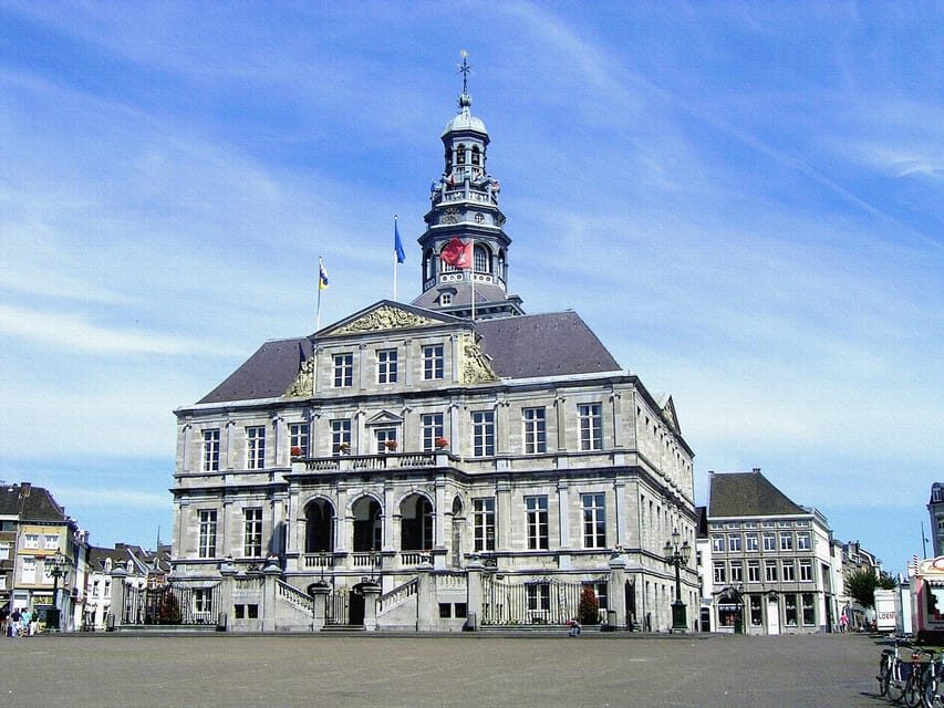 Maastricht: Day trip from Amsterdam with 3 country point