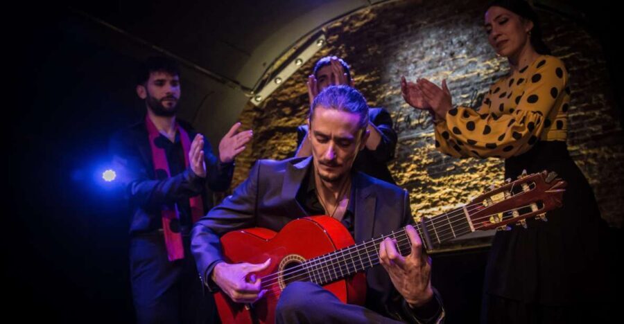 Madrid: La Cueva de Lola Flamenco Show Tickets with Drink