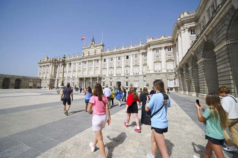 Madrid: Royal Palace Expert Guided Tour with Skip-the-Line