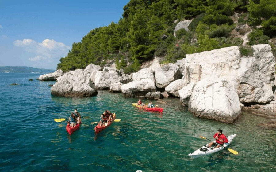 Makarska: Sea kayaking & snorkeling adventure
