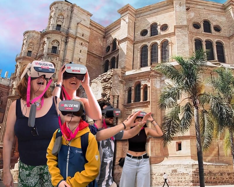 Malaga: Alcazaba, Picasso and more, walking tour with 5 VR experiences !