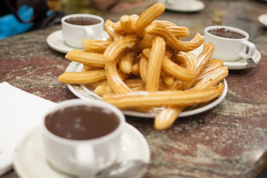 Malaga: City Center Walking Tour with Tapas Food Tastings