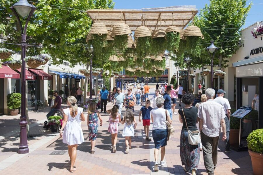 Mallorca: Fashion Outlet Shopping Excursion by Bus