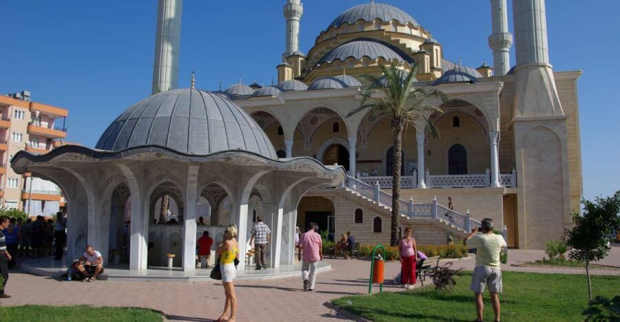 Manavgat River Cruise and Bazaar Tour w/ Lunch