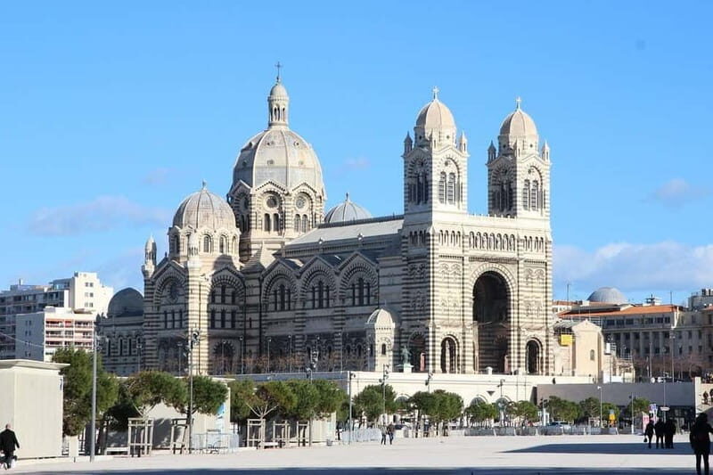 Marseille: Christmas Market Walking Tour