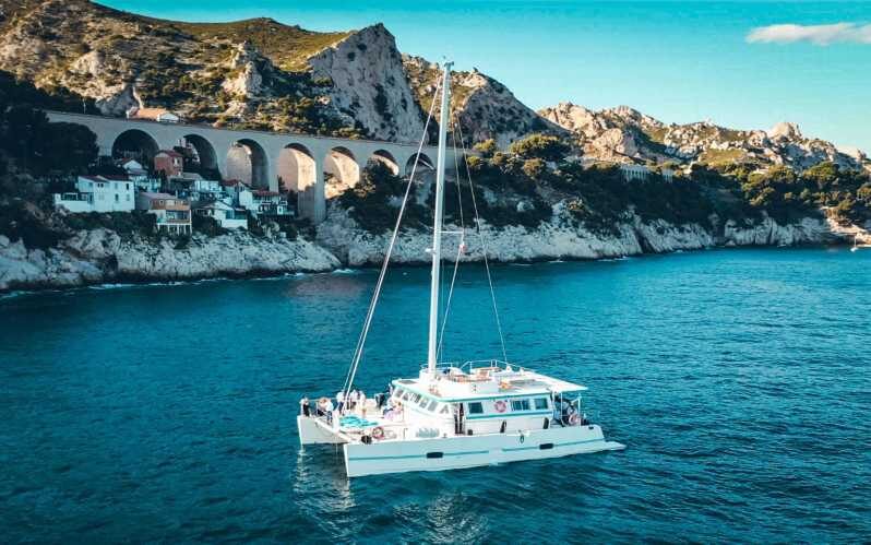 Marseille: Frioul Archipelago Catamaran Cruise with Lunch
