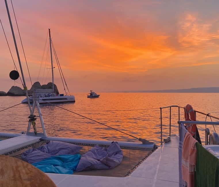 Marseille: Sunset catamaran cruise, buffet & drinks