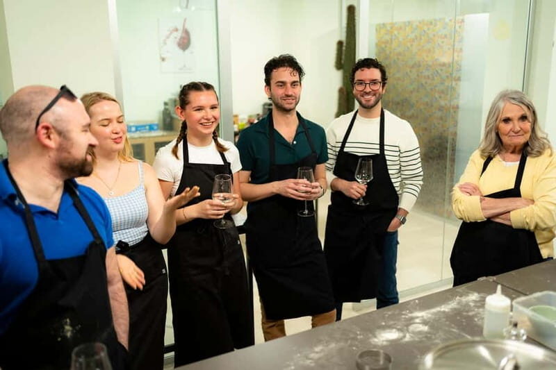 Milan: Pasta, Gnocchi and Tiramisù Cooking Class with Wine